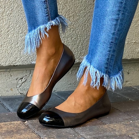 SoftWalk | Shoes | Silver Distressed Leather Cap Toe Ballerina Flats ...